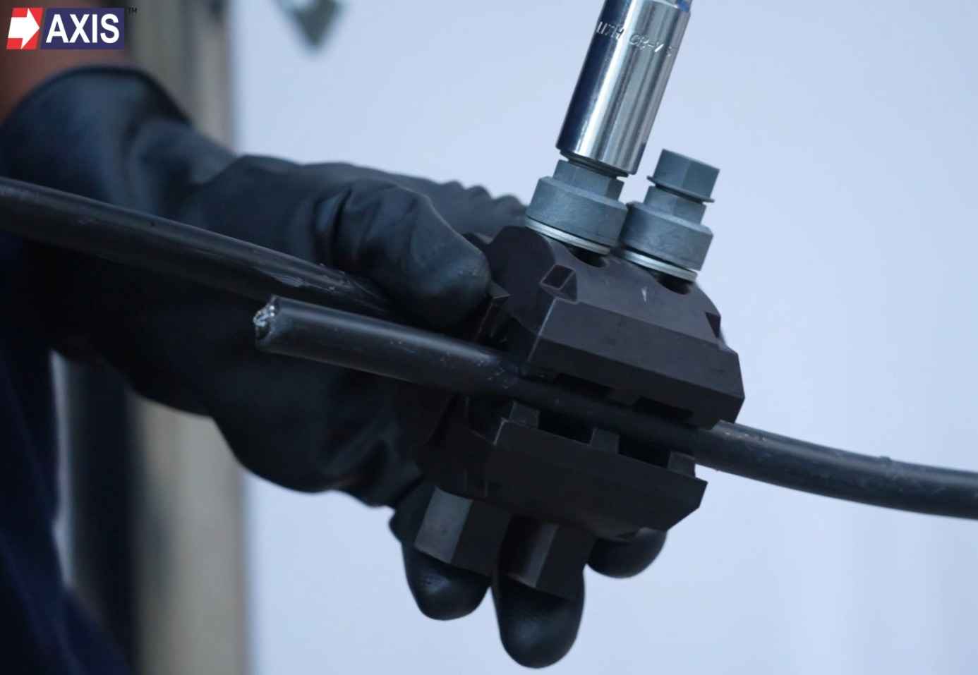 Install IPC on MV Covered Conductors in 5 Mins!