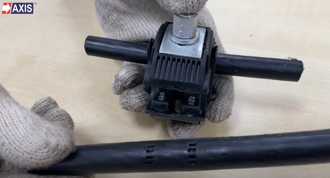 Insulation Piercing Connector - Working Principle & Types